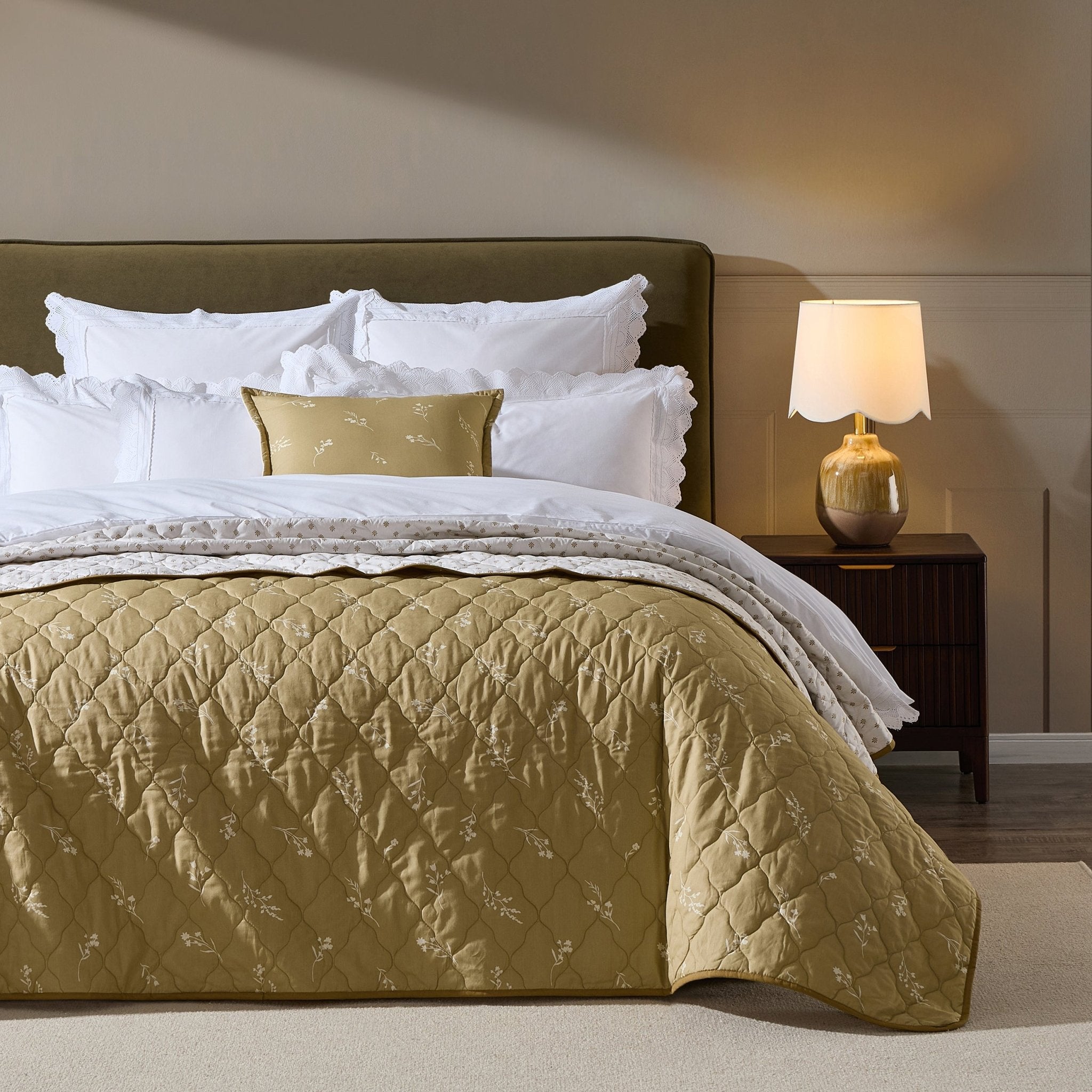Chloe Reversible Quilted Floral & Foulard Print Bedspread - Olive – DUSK