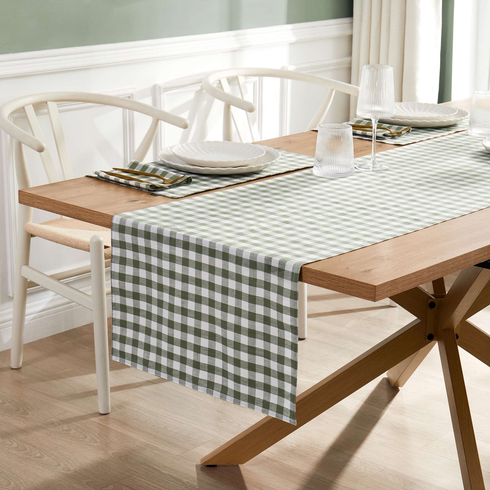 Gabriella Gingham Table Runner - Green – DUSK