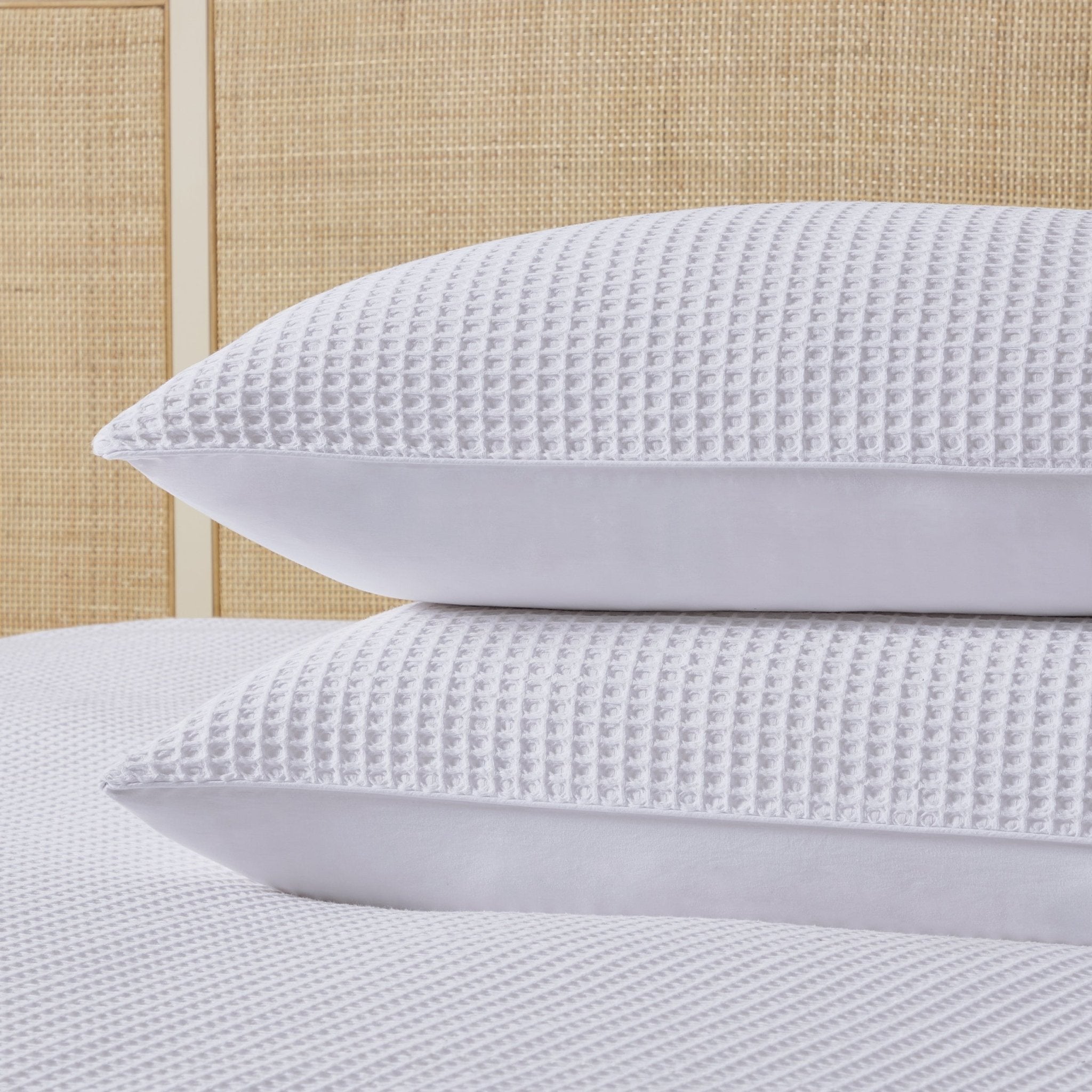 Portofino Waffle 100% Cotton Pair of Pillowcases 200 Thread Count - Wh ...