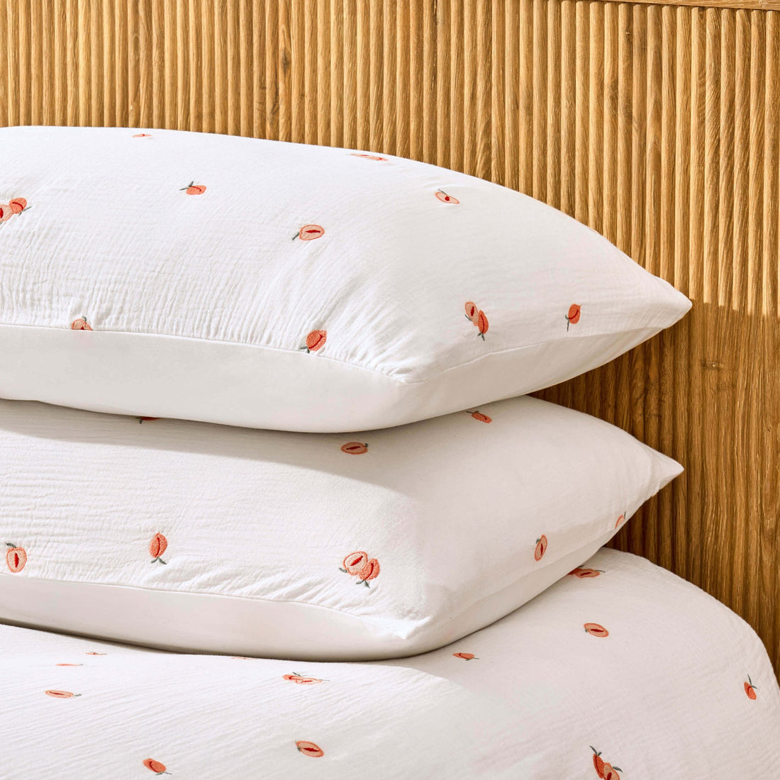 Peach Embroidery Cotton Muslin Duvet Cover & Pillowcase Set - White – DUSK