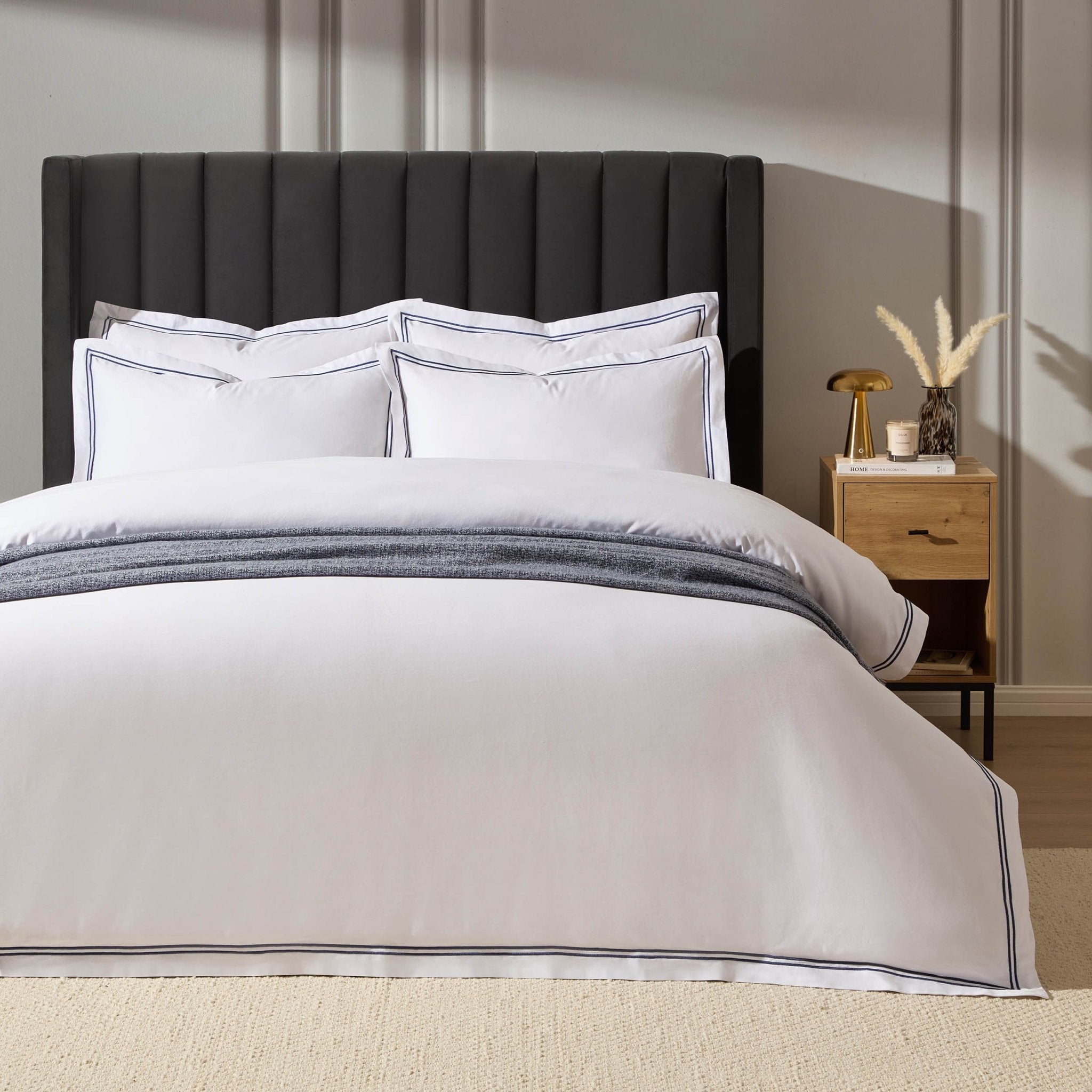 Regent Embroidered 100% Cotton Duvet Cover 400 Thread Count - Navy – DUSK