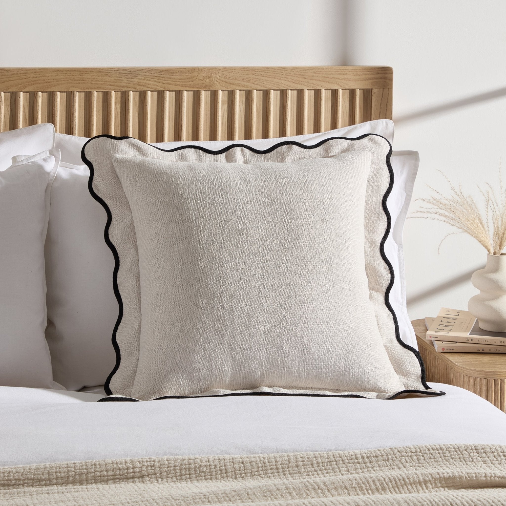 Scallop Contrast Edge Cushion Cover - Stone/Black – DUSK