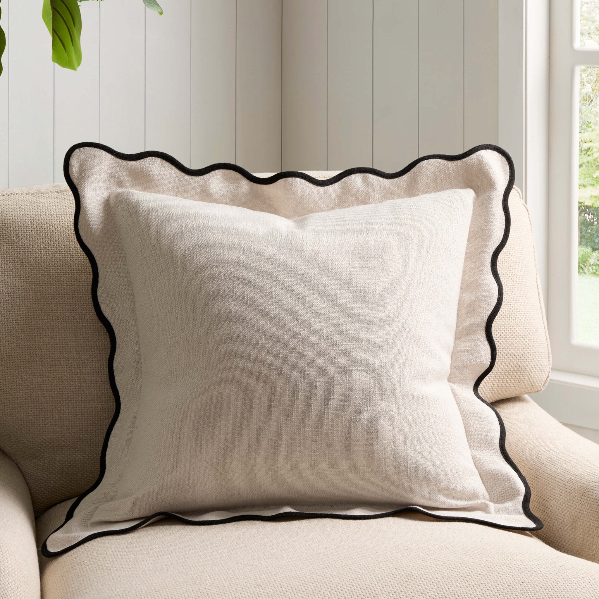 Scallop Contrast Edge Sofa Cushion Cover - Stone/Black – DUSK