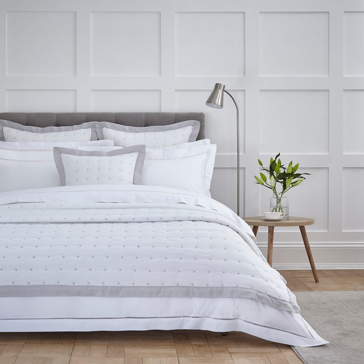 [Discontinued] Starlet Cushion & Bedspread Set - White/Grey – DUSK